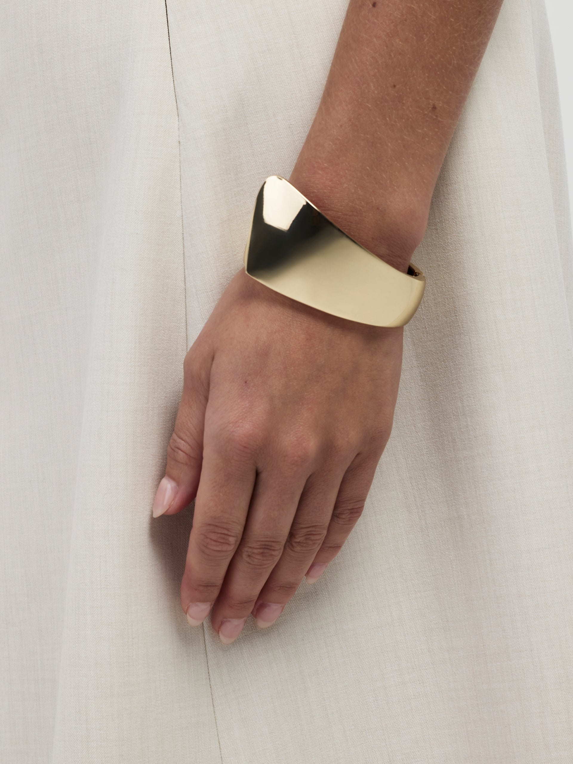 Skylie Bangle Gold | Fashion Bangle | SHEIKE