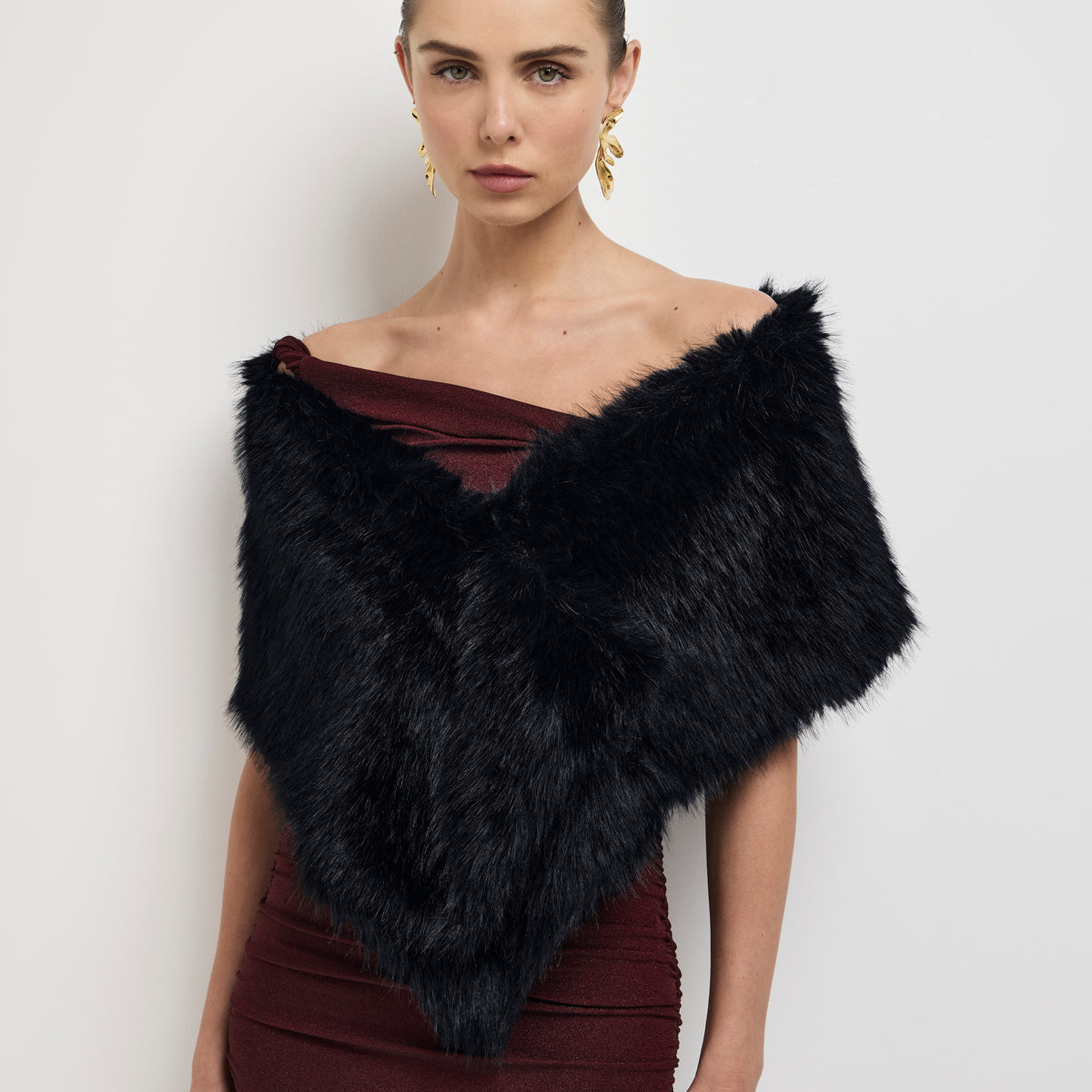 Gabrielle Shawl Black | Faux Fur Shawl | SHEIKE