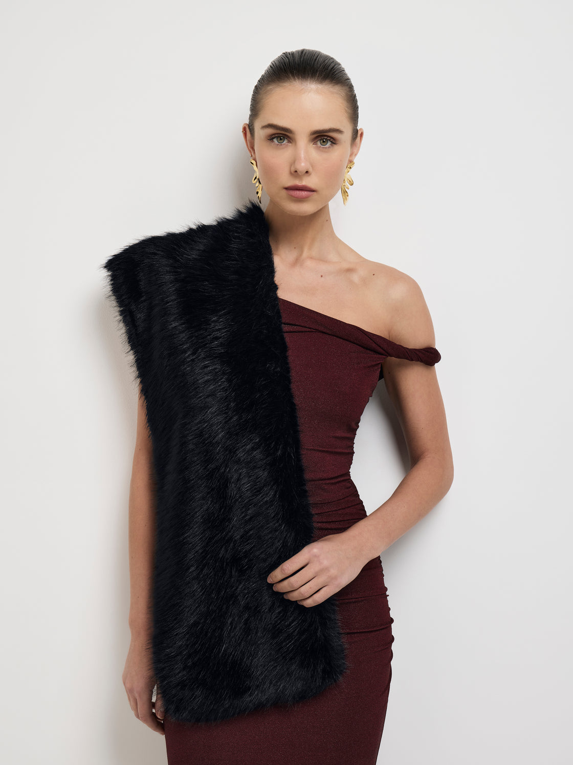 Gabrielle Shawl Black | Faux Fur Shawl | SHEIKE