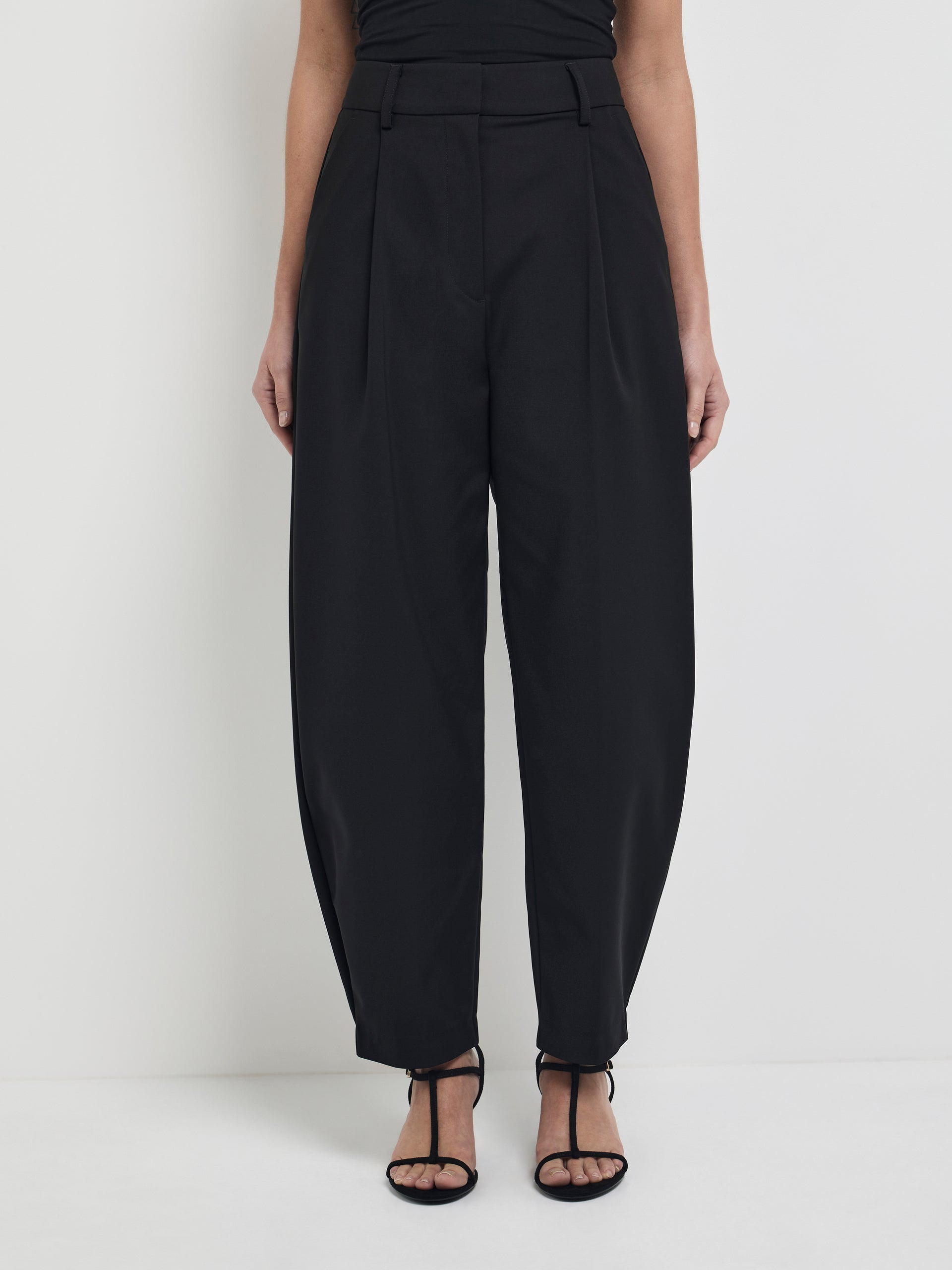 Poppy Pant Black | Tapered Leg Pant | SHEIKE