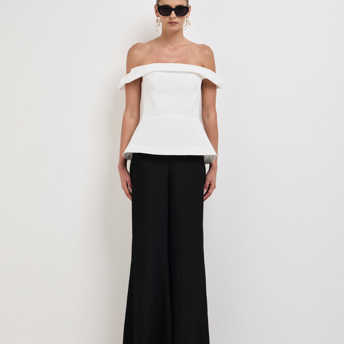 Bonnie Top White | Off-Shoulder Top | SHEIKE
